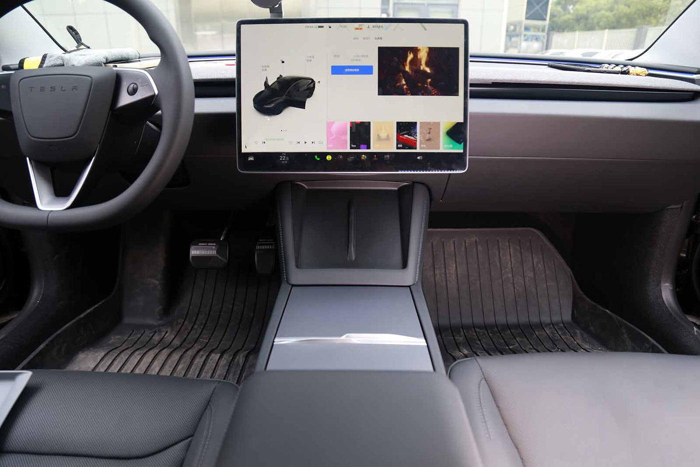 Tesla Model 3 (2024 Highland) and Model Y (2025 Juniper): Wireless Cha