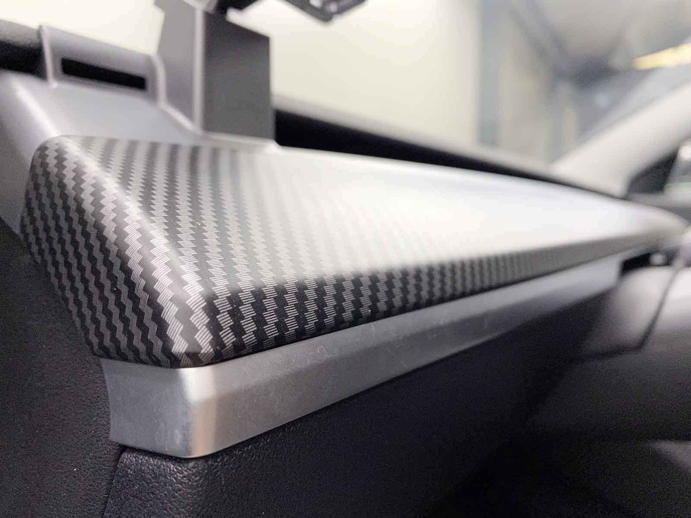 Tesla Model Y: Dashboard Trim Cover