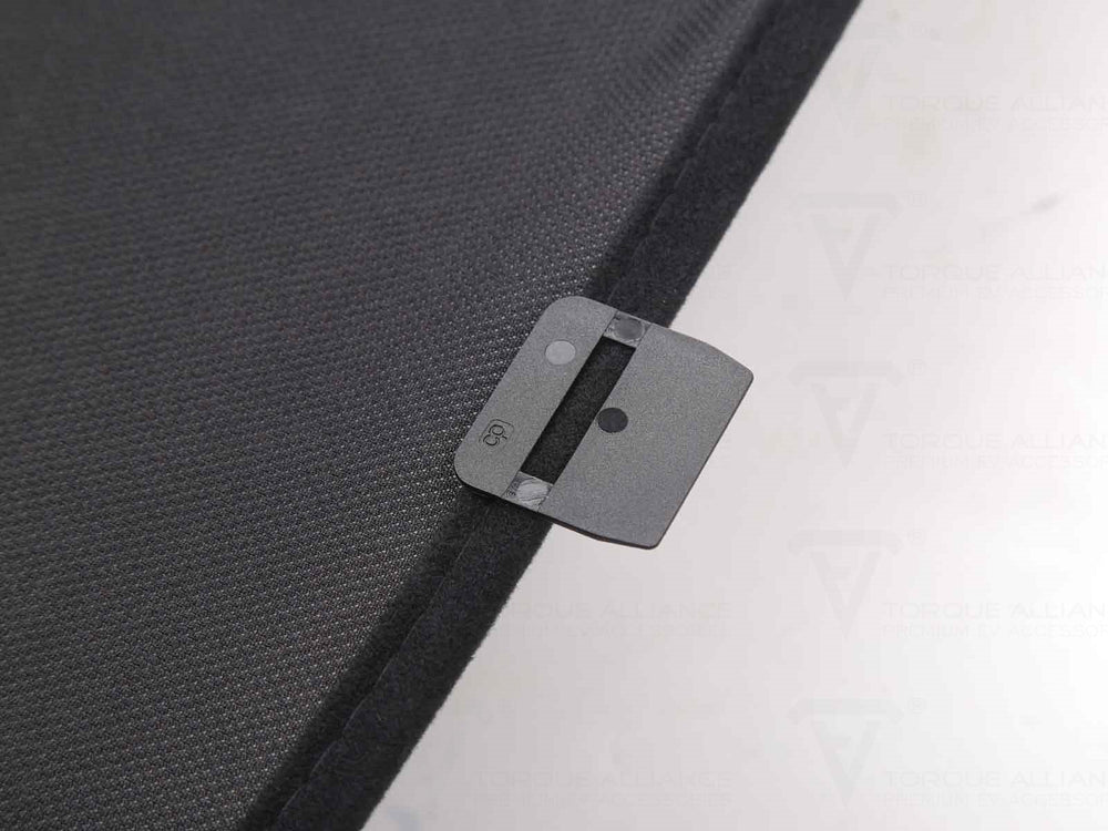 Tesla Model Y: Glass Roof Sunshade