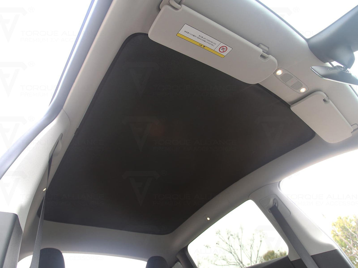 Tesla Model Y: Glass Roof Sunshade